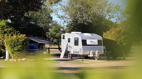 Caravan Sites - Rubyvale Caravan Park